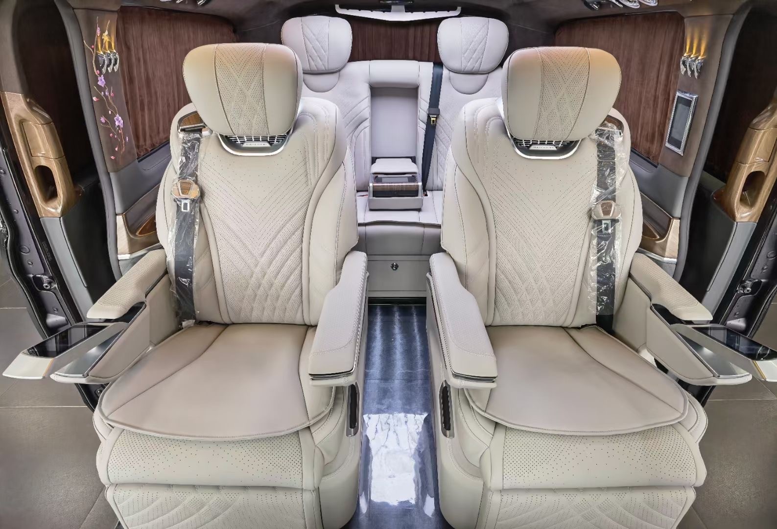 奔驰V260L改装豪华双色巴赫高顶商务_凤凰网汽车_凤凰网