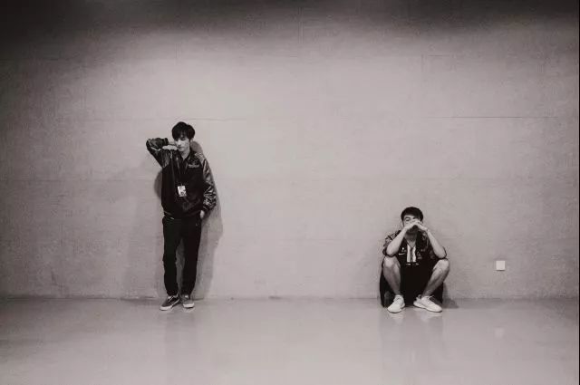 TI9国际邀请赛LGD输了，没有现场采访，AME和Maybe在一旁哭泣__凤凰网