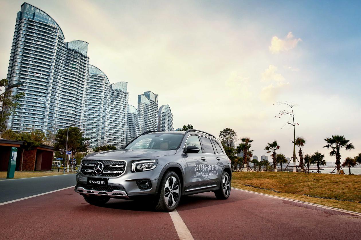 拿宝马X1当尺度，看奔驰GLB的三大争议_凤凰网汽车_凤凰网