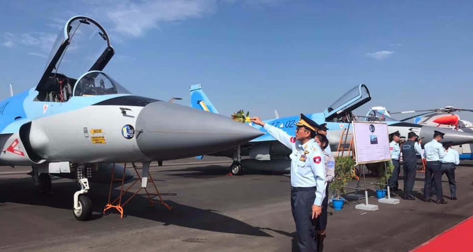 缅甸枭龙挂弹巡逻，一机多用性价比极高，堪称“小F16”__凤凰网