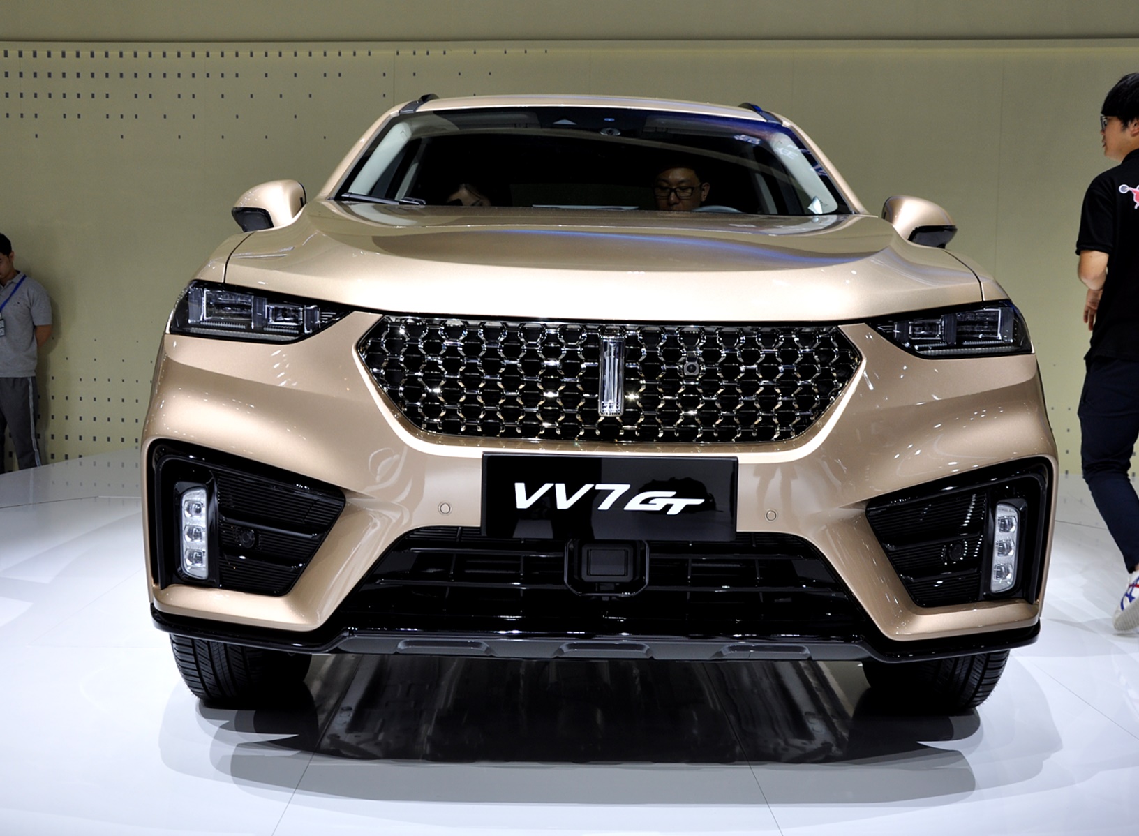 2019成都车展实拍 | 为消费者提供多元化选择 抢先实拍WEY VV7 GT_凤凰网汽车_凤凰网