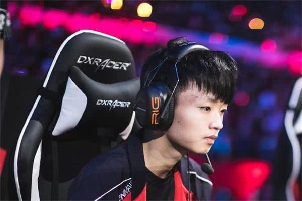 EDG再出一人？Iboy现身VG基地，直言电脑比EDG的好！__凤凰网