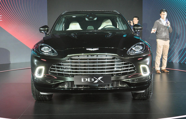 阿斯顿·马丁首款SUV DBX消息 将明年3季度交付 百公里加速仅4.5秒_凤凰网汽车_凤凰网