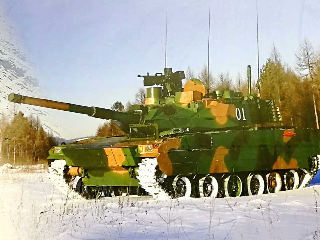 15式轻坦为何装备105毫米线膛跑？2000米距离洞穿印度猴版T90S__凤凰网