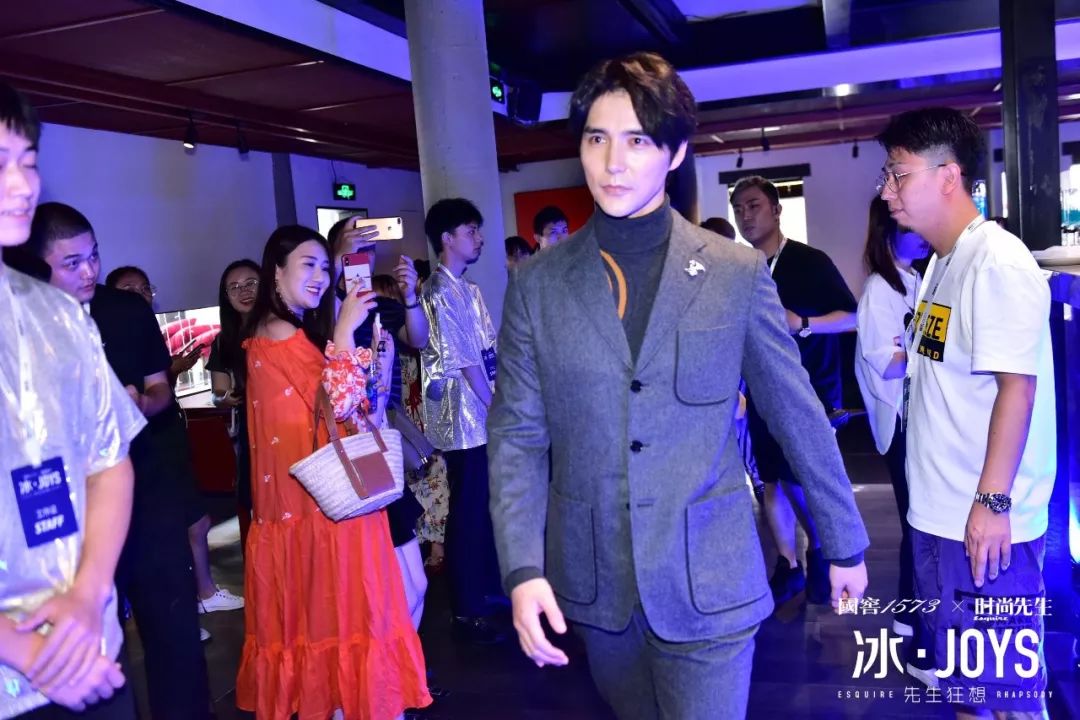 从快闪店玩到酒吧!“转场”的国窖1573冰JOYS正打破白酒消费场景限制__凤凰网