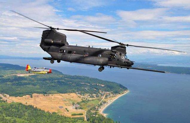 MH-47G特战直升机，两侧配置7.62mm六管加特林，参与击毙巴格达迪__凤凰网