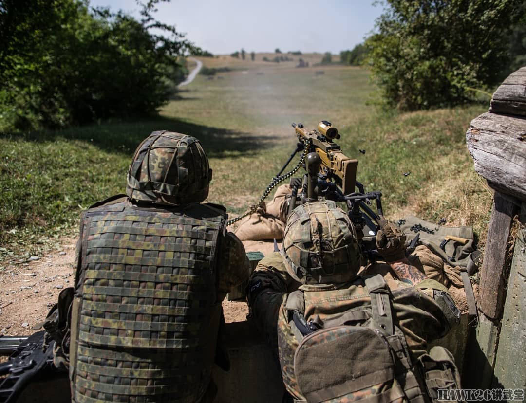 德国联邦国防部晒MG3 MG5机枪对比测试 向50岁“老兵”致敬__凤凰网