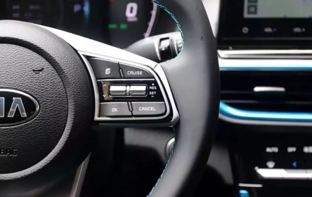 起亚全新一代K3 PHEV：车市不行，但我还行！_凤凰网汽车_凤凰网