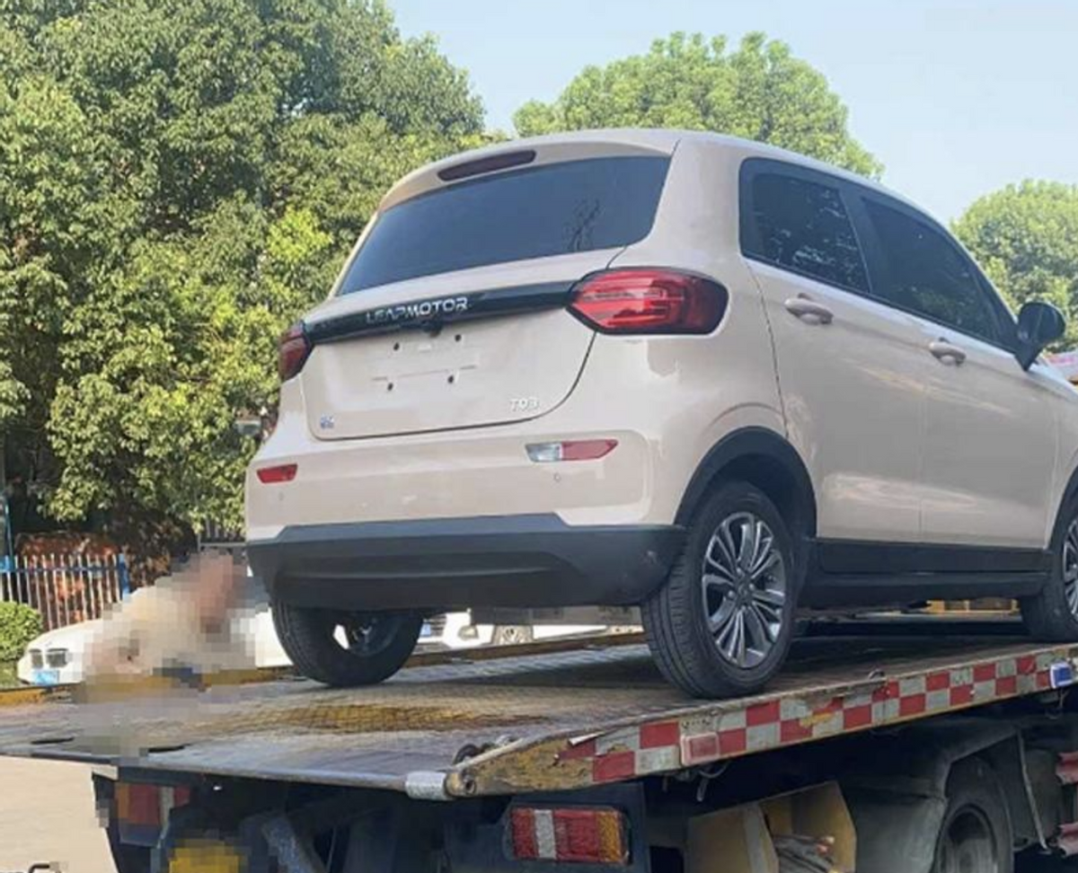 同样走低价路线，为什么哪吒V月销过万，零跑T03越混越差？_凤凰网汽车_凤凰网