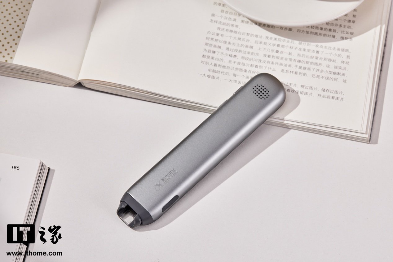 科大讯飞AI翻译笔P20 Plus开箱图赏：触摸大屏，能识别会翻译__凤凰网