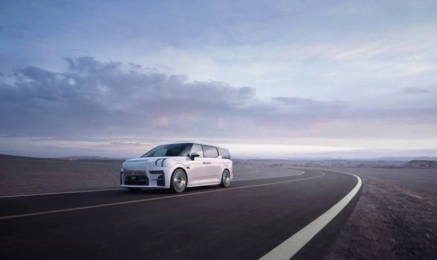 浩瀚架构旗舰MPV 极氪009售价49.90万起_凤凰网汽车_凤凰网