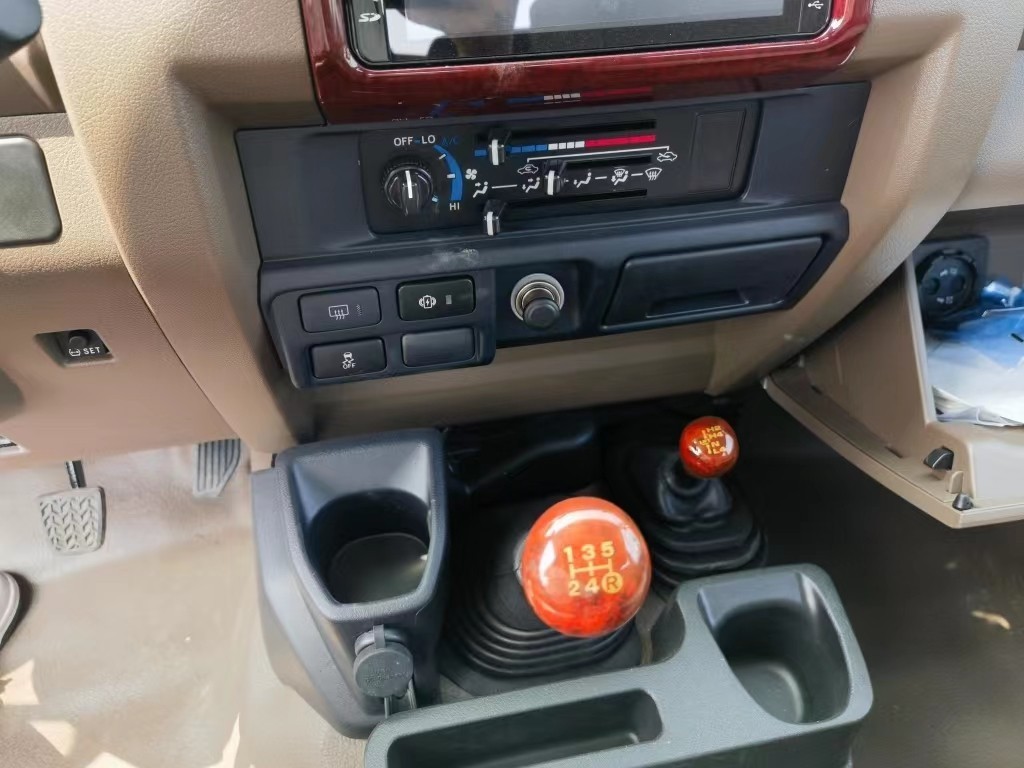 丰田酷路泽LC71 4.0港口售价49万_凤凰网汽车_凤凰网