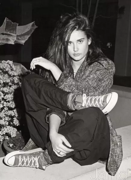 黛米摩尔，人鬼情未了惊艳荧屏，三次婚姻挽救不了过山车般的人生__凤凰网