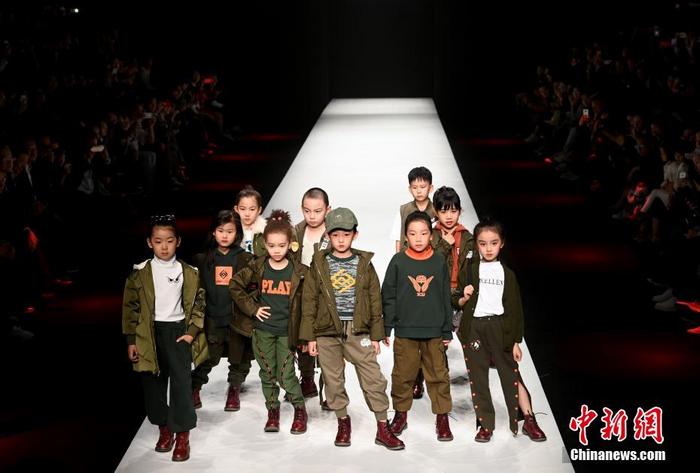 23批次童装童鞋不合格：Fanapal和DOLLY童装甲醛超标__凤凰网