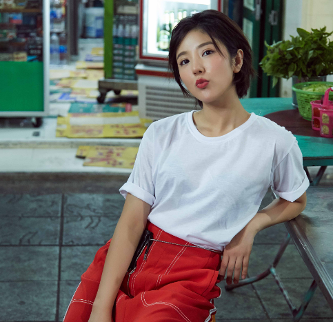 “宅男女神”赵奕欢，32岁年纪依旧性感美艳，近照容颜超乎想象__凤凰网