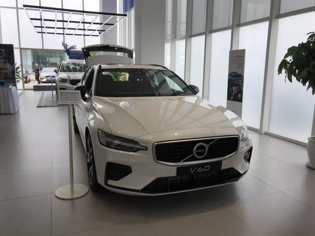 老车主体验新款V60：只谈「最美旅行车」就太片面了_凤凰网汽车_凤凰网