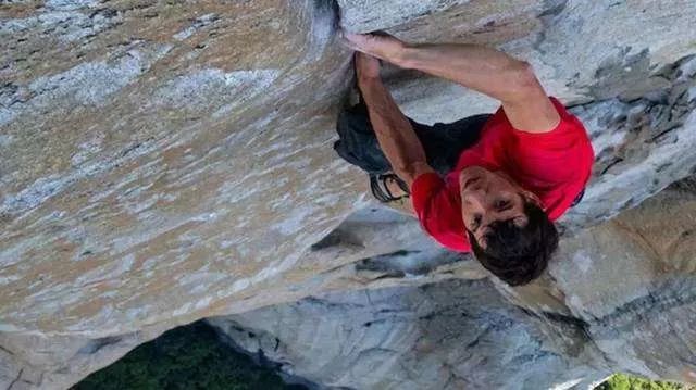 《Free solo》：无关自由，只是非理性亢奋__凤凰网