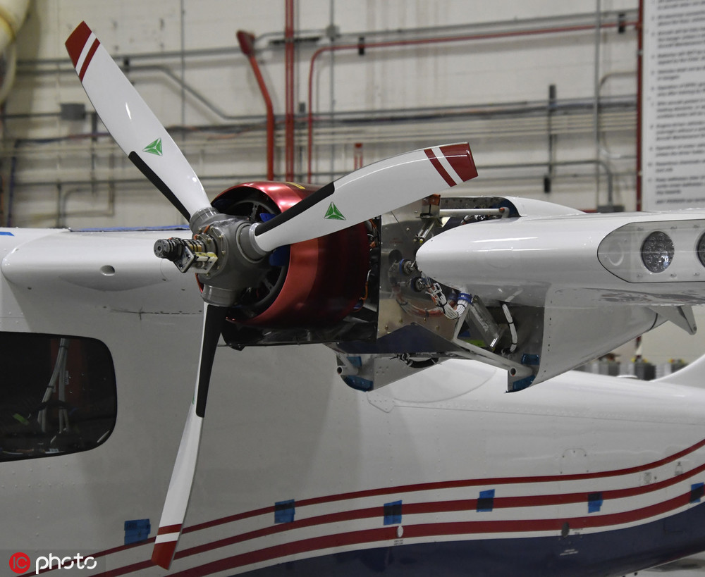 美国宇航局X-57电动飞机交付 即将进行14电动马达螺旋桨飞行测试_凤凰网