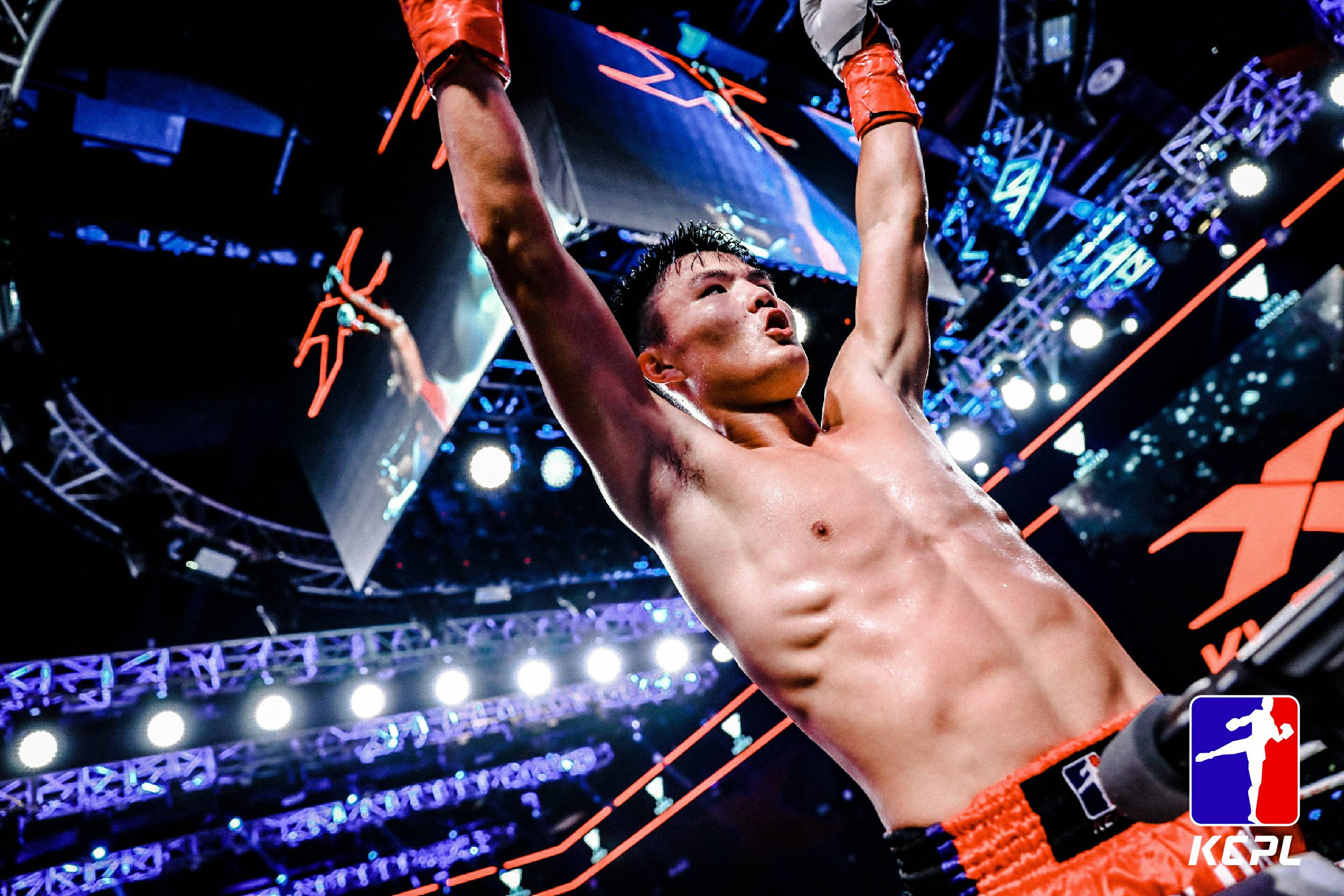 又是KO，18岁的他目前无敌了__凤凰网