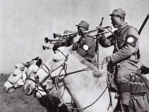 这位开国上将奇袭伪军指挥部 绥远抗战挫败分裂势力_凤凰网历史_凤凰网