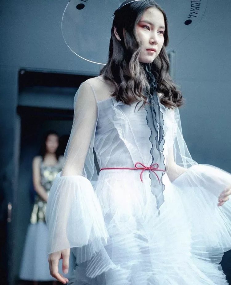 Michel & Amazonka| 草原燃起的新星_凤凰网