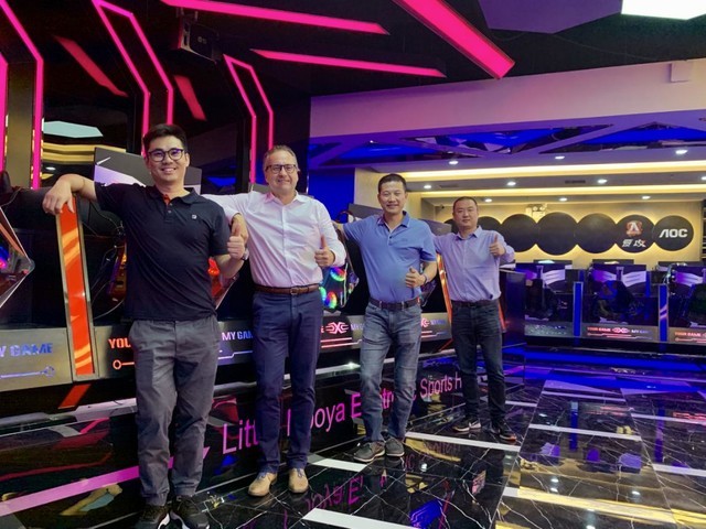 冠捷科技副总裁Nico考察AOC中国北区市场__凤凰网