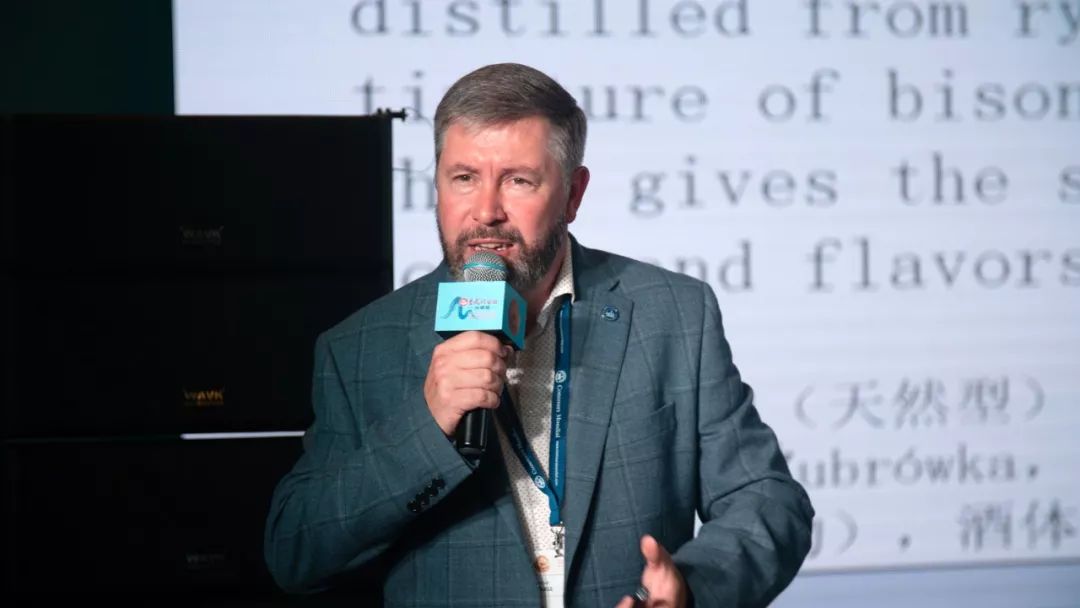 直击CMB | 世界6大蒸馏酒汾阳开班，搭建中外烈酒交流新桥梁__凤凰网