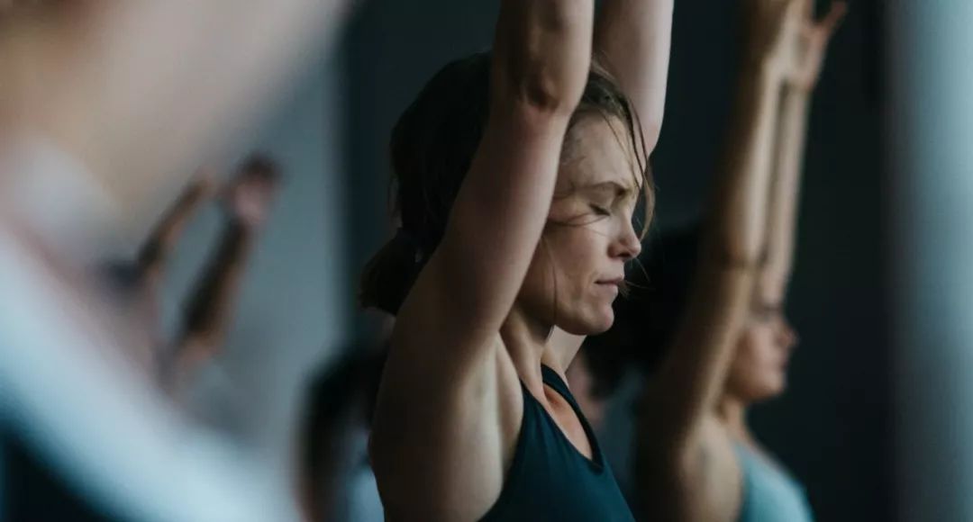 吃穿练于一体,Lululemon也开健身房了_凤凰网体育_凤凰网