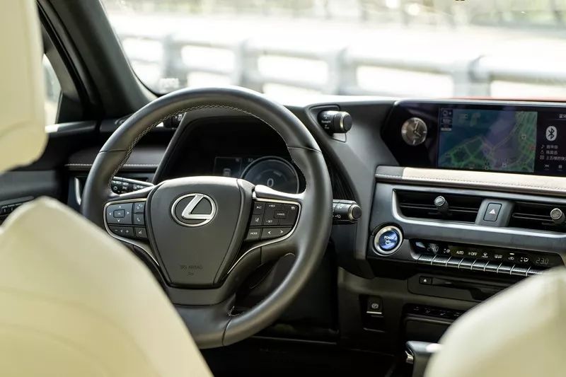 个性小车大享受-雷克萨斯UX260_凤凰网汽车_凤凰网