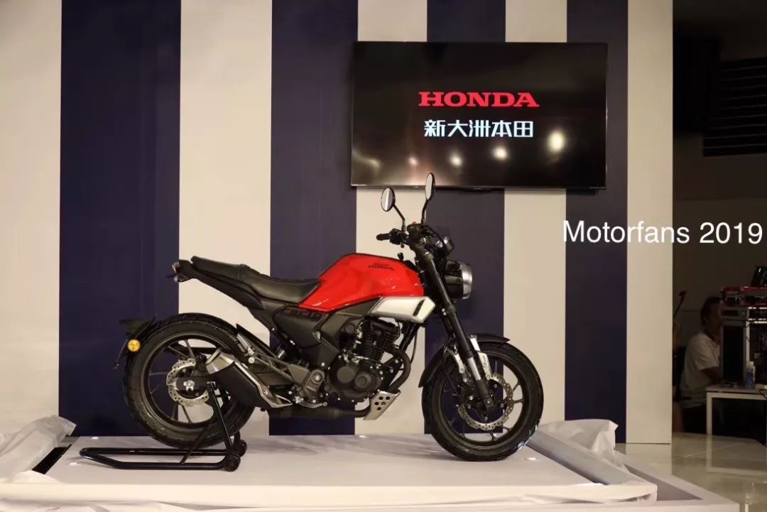 支持官方套件改装，新本190复古CBF190TR亮相，搭配前轮ABS_凤凰网