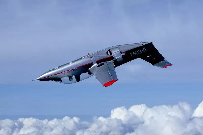 飞行员报告：奇葩的风扇喷气600教练机，市场前景看好_凤凰网军事_凤凰网