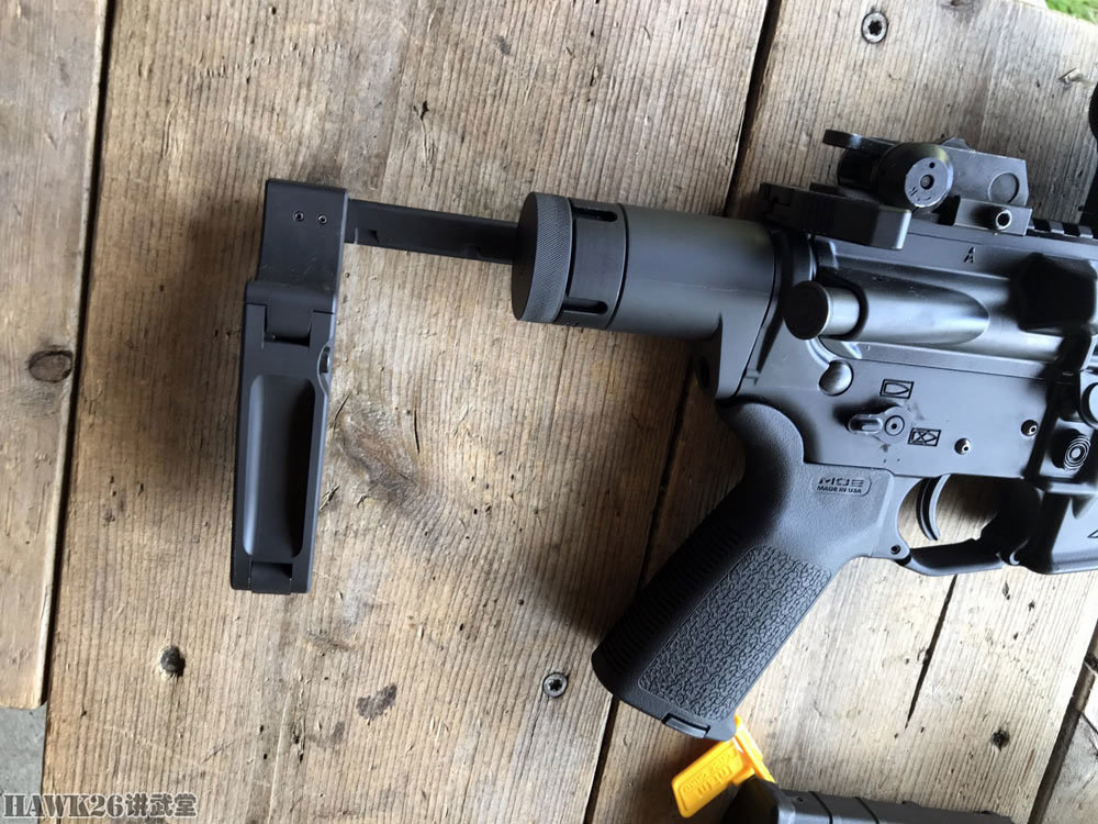 美国推出双折叠AR手枪 微型缓冲管效果不错_凤凰网