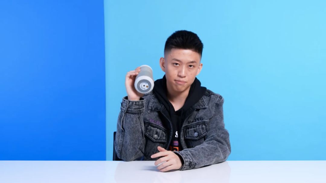 88rising的Rich Brian，不仅教你出门十件套，还教你炫富追女孩？_凤凰网