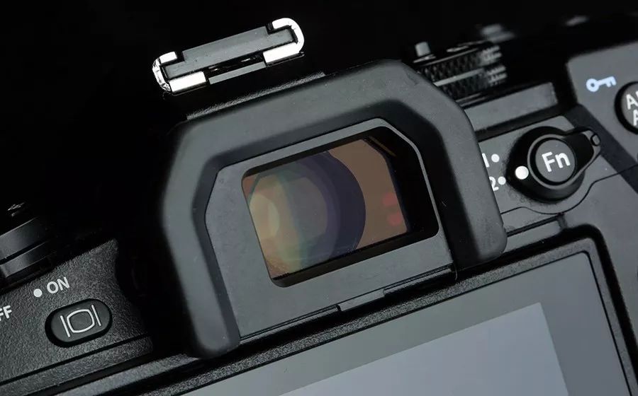 哪个更好用？光学取景器 VS 电子取景器__凤凰网