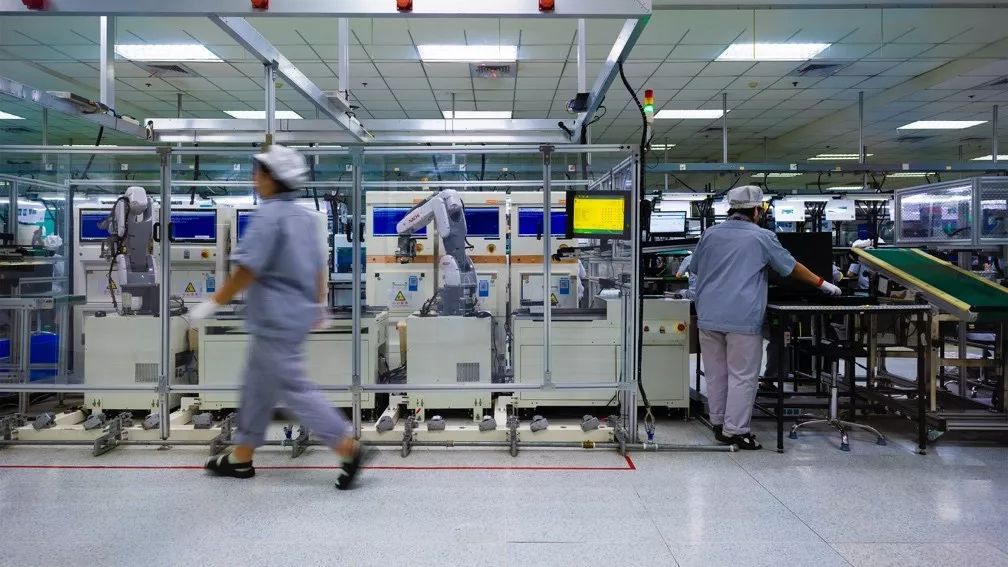 一台手机怎样“智能”制造?我们去联想武汉工厂看了看__凤凰网