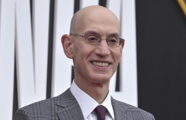 肖华借助《时代》再谈莫雷！坦言自己很懊悔，经济损失相当巨大_凤凰网