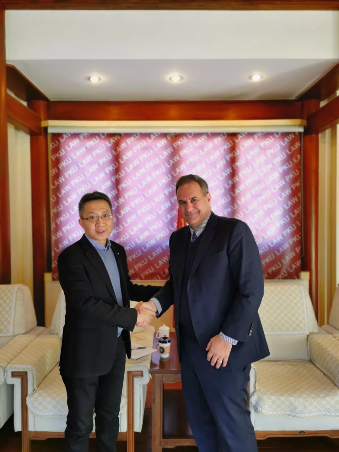 法苑·动态 | 澳大利亚莫纳什大学法学院副院长Jean Allain访问北大法学院__凤凰网