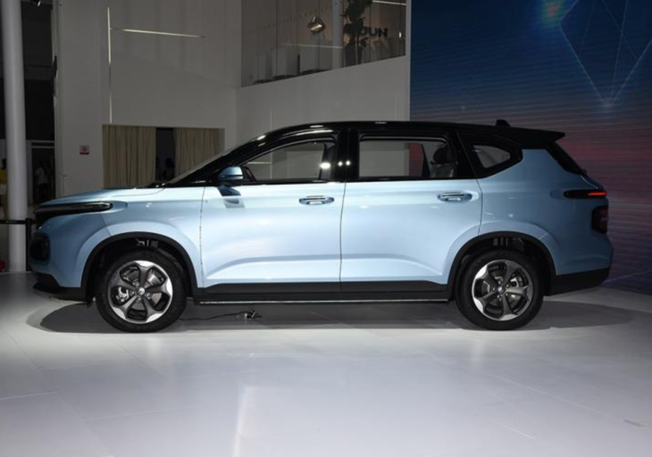 2019成都车展：宝骏RM-5售8.68万起，三种座椅布局_凤凰网汽车_凤凰网