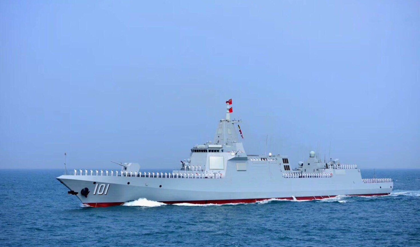 改进型055大驱开建，舰艏变化明显，或配备电磁炮_凤凰网军事_凤凰网