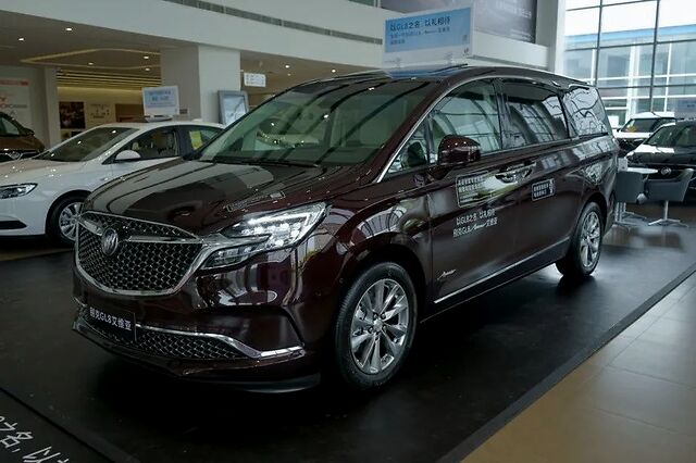 视频|全新别克GL8艾维亚：如何诠释“赶路，也要高贵自如”_凤凰网汽车_凤凰网