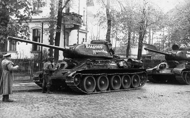 一代经典T-34，产量极高性能好，《坦克世界》带你玩__凤凰网