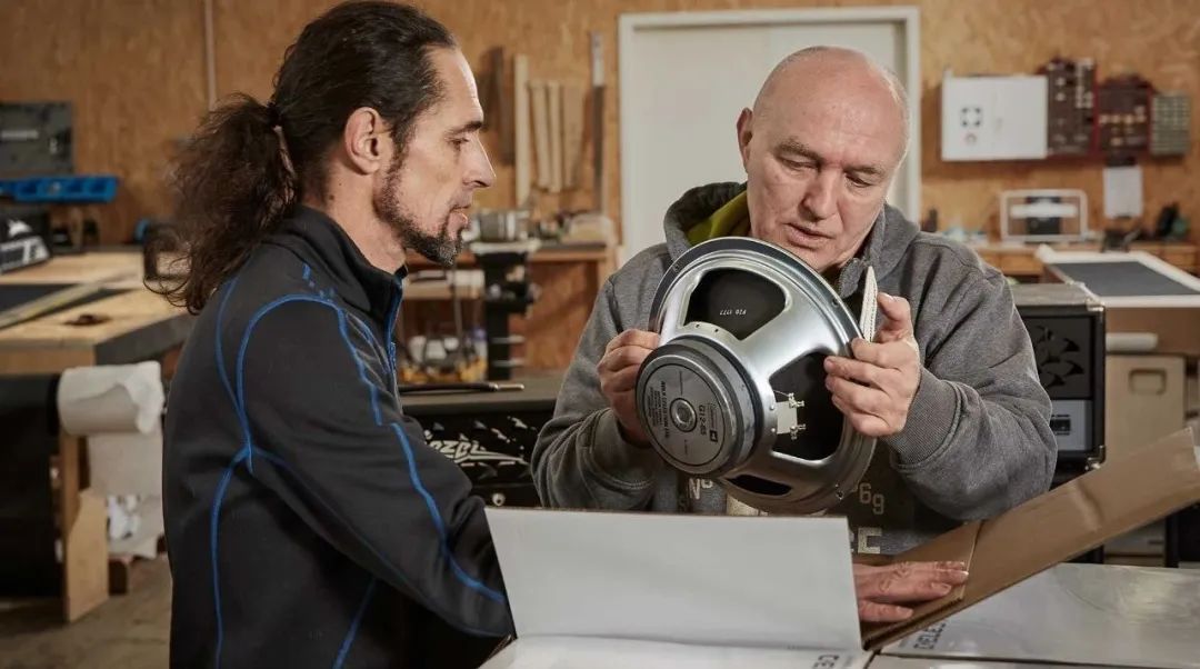 简约双通道设计丨Diezel VH2 100 瓦箱头__凤凰网