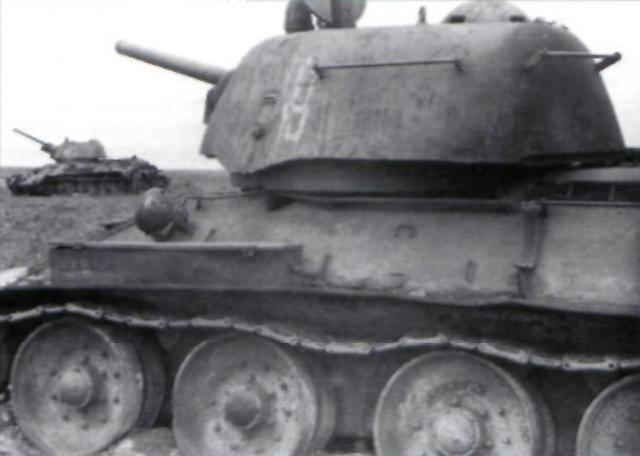 命运多舛的大头娃娃，T-34坦克换装85mm炮的曲折过程_凤凰网军事_凤凰网