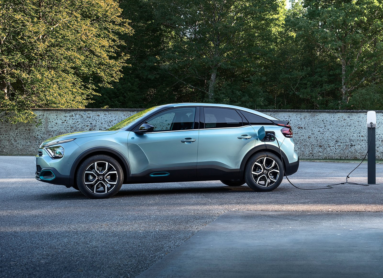 雪铁龙新C4竟然长这样？论大胆还得服法国人_凤凰网汽车_凤凰网