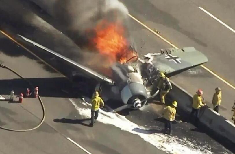 噩耗，一架飞机在首都附近突然坠毁，撞地起火，2人被火焰吞噬__凤凰网