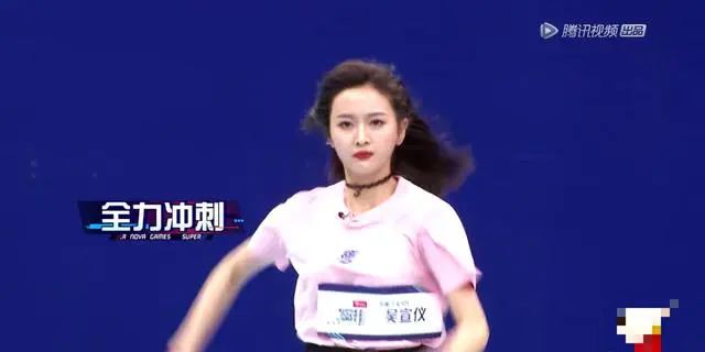 Lisa的假笑穿帮了？你怕是没看过大型翻车的“四千年美女”…_凤凰网