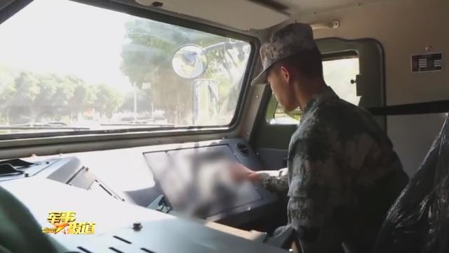 老式牵引炮“终结者”？解放军PCL-181卡车炮，52倍口径155加榴炮_凤凰网军事_凤凰网