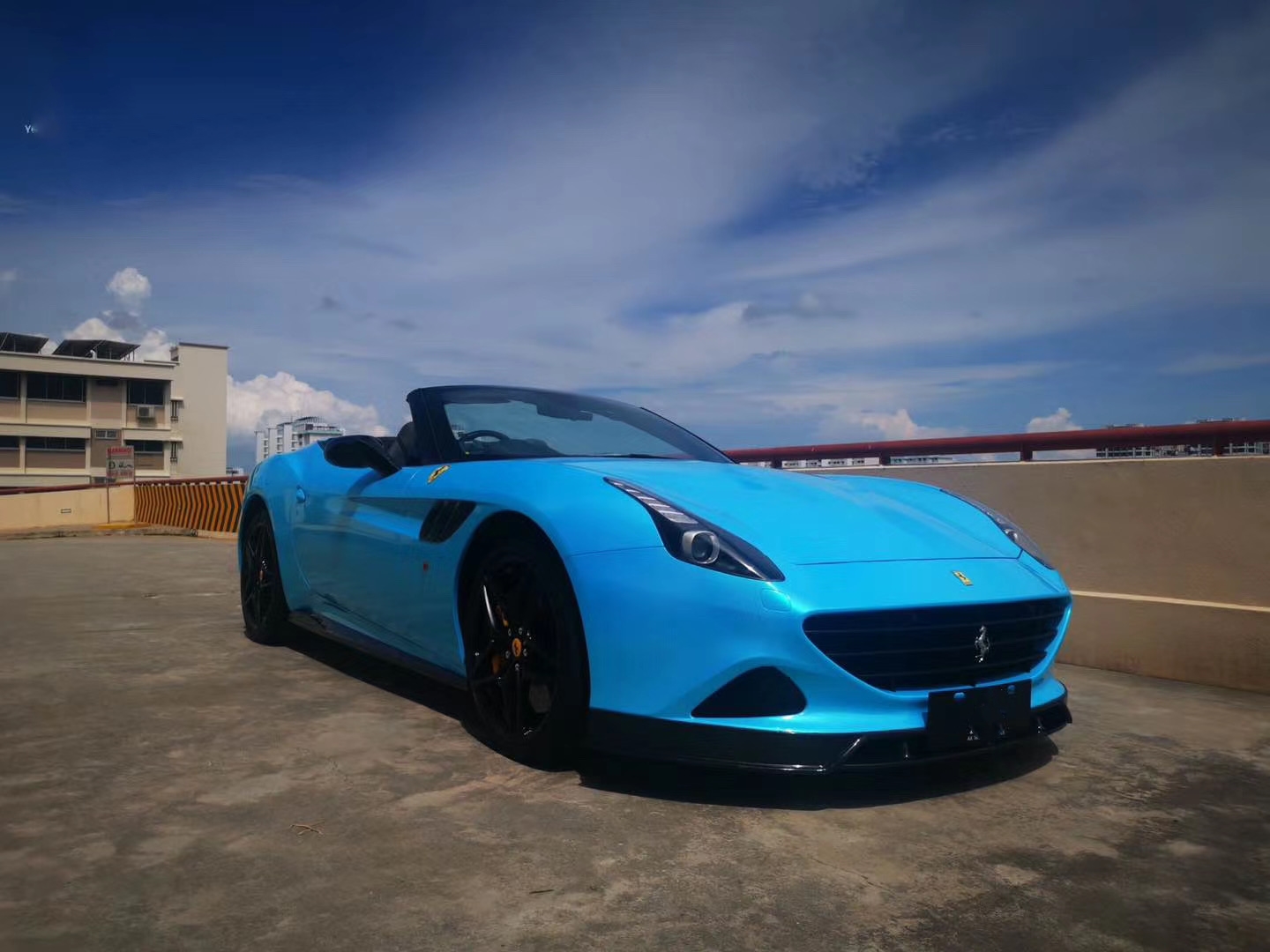 我就是我 是不一样的烟火 法拉利California T改色天蓝__凤凰网