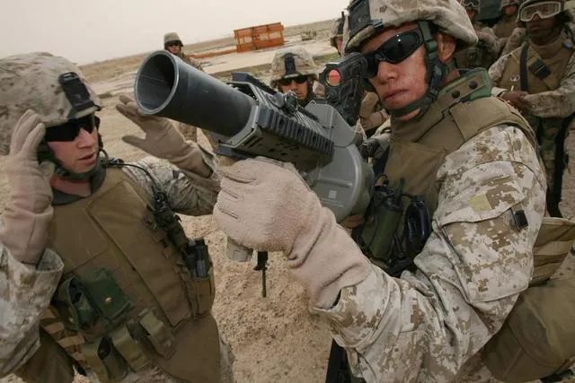 敢对狙吗？LG5型“狙击榴”装备解放军，将会发挥哪些神奇作用？_凤凰网军事_凤凰网