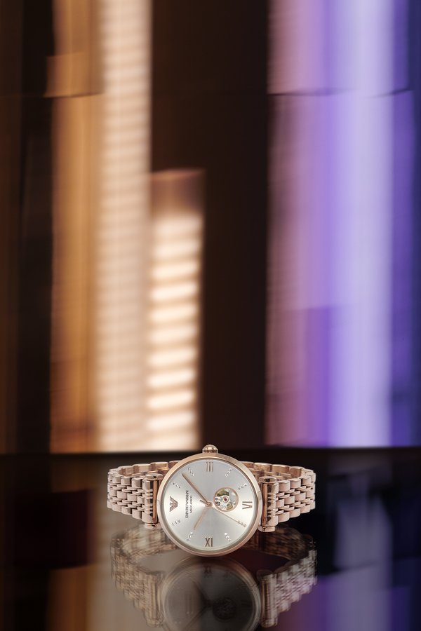 Emporio Armani阿玛尼积极布局线上营销 释放年轻潮流基因_凤凰网